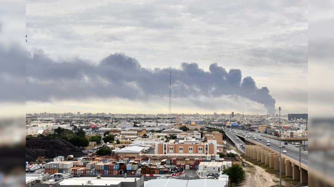 Kuwait, Bahrain activate warning sirens, air defences after Iran ...
