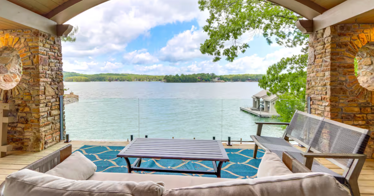 These Georgia waterfront stays don't feel real