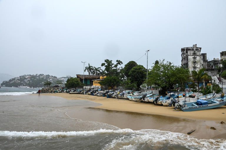Tropical Storm Boris batters Acapulco and southern Mexico with flooding ...