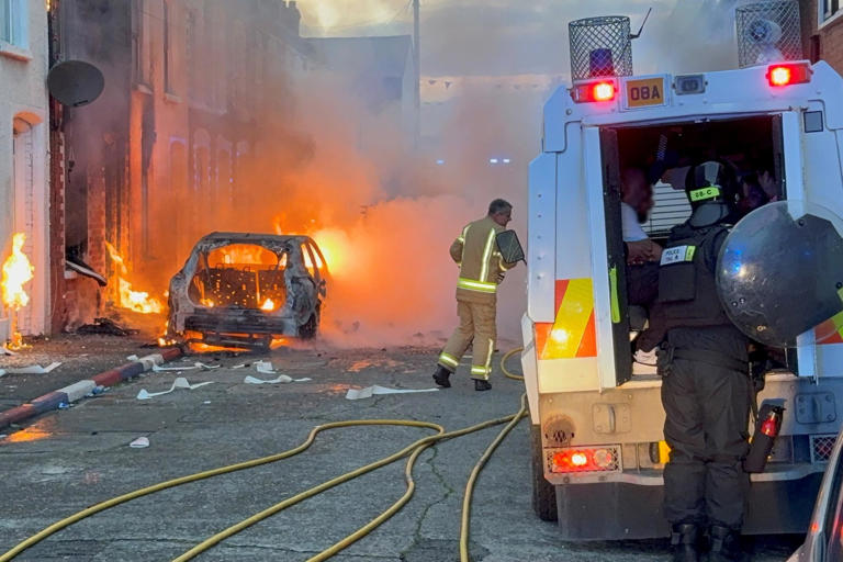 Belfast homes on fire and police car set alight in Portadown: Deputy ...