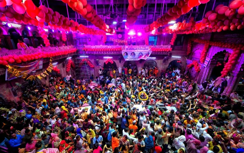 Balcony collapse near Banke Bihari Temple injures several devotees