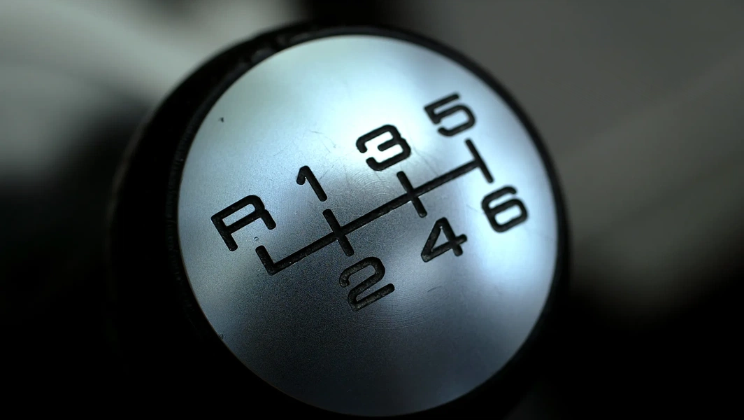 Manual vs automatic: Choosing your perfect drive