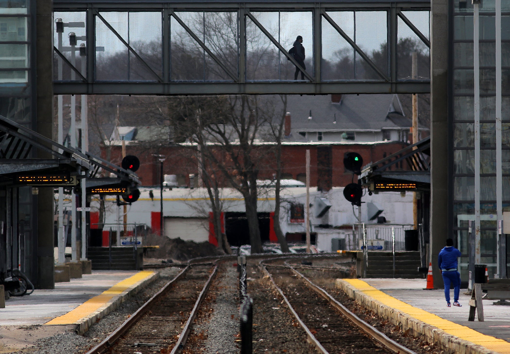 Framingham/Worcester commuter rail line delayed after cargo train derails