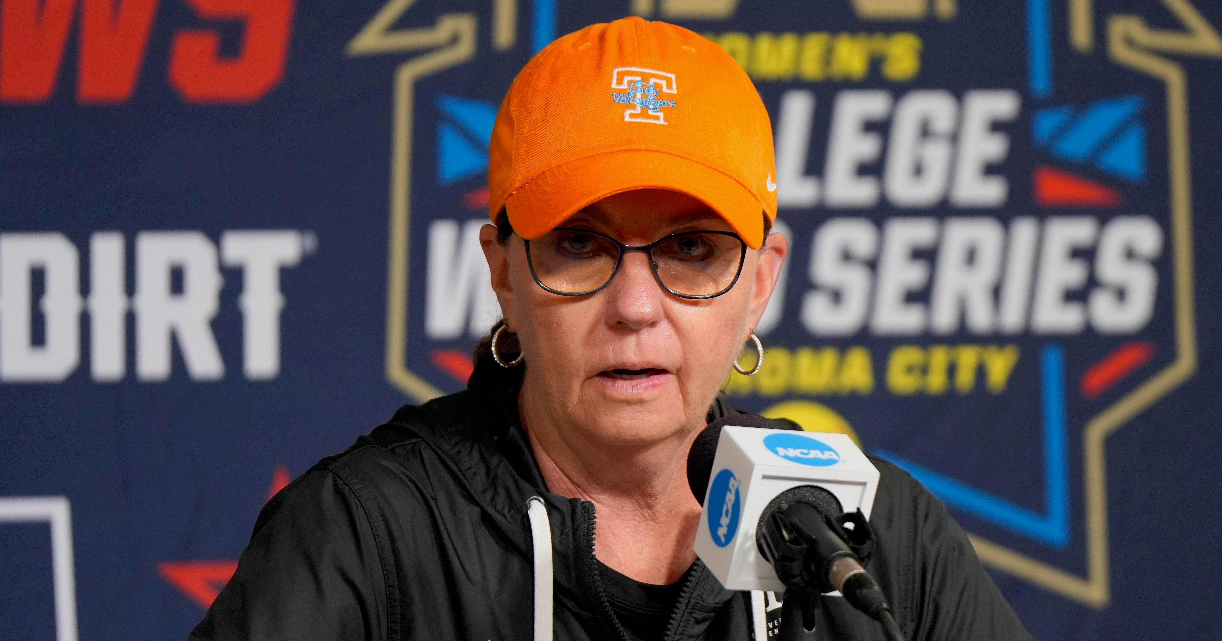Lady Vols softball hires veteran hitting coach in Texas’ Ehren Earleywine