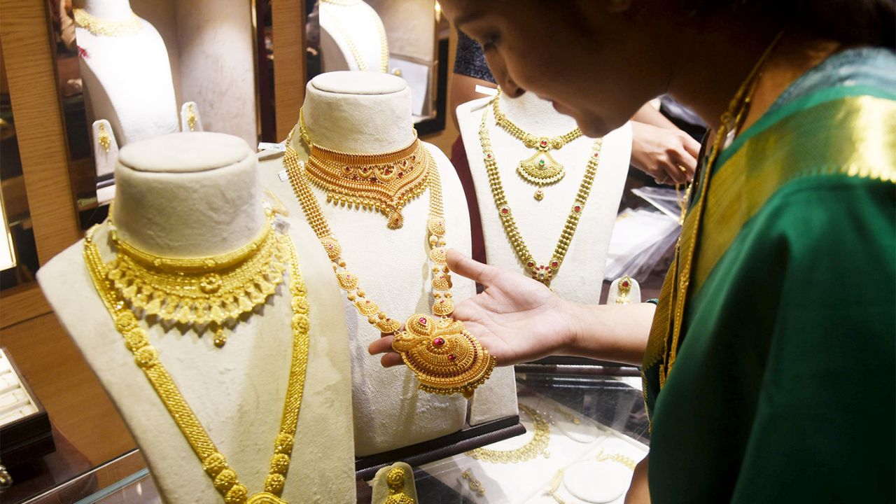 Gold, silver rate today June 10: Did gold prices rise again? Check 18 ...