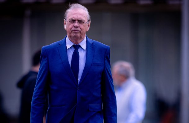 Corinthians volta a atrasar salários de elenco e comissão técnica