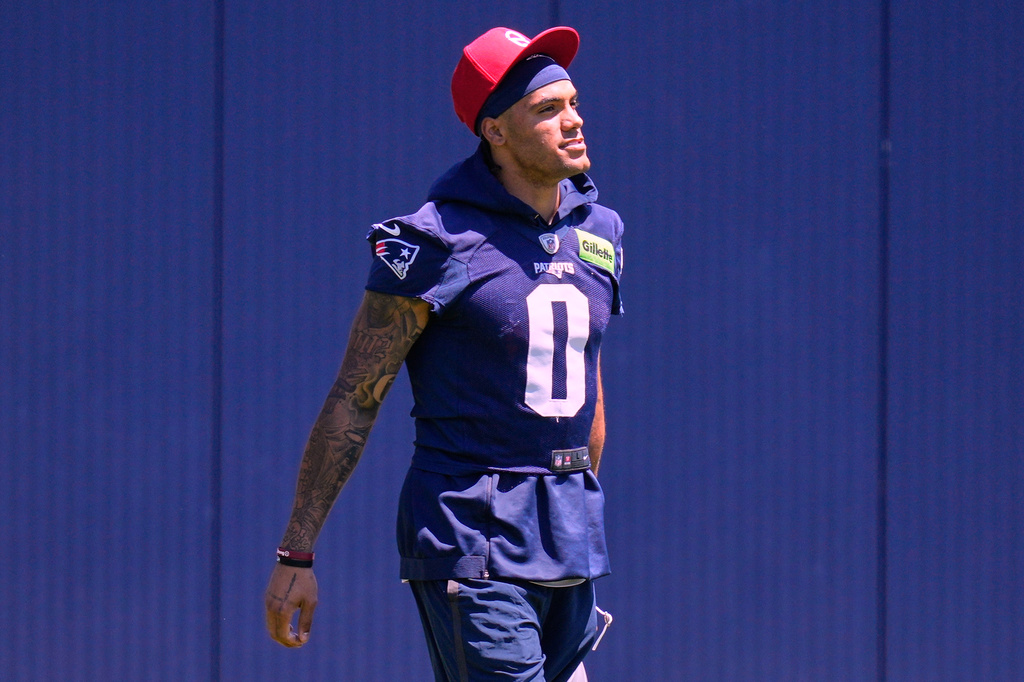 Patriots' Christian Gonzalez: 'I hope we get something done' on a ...
