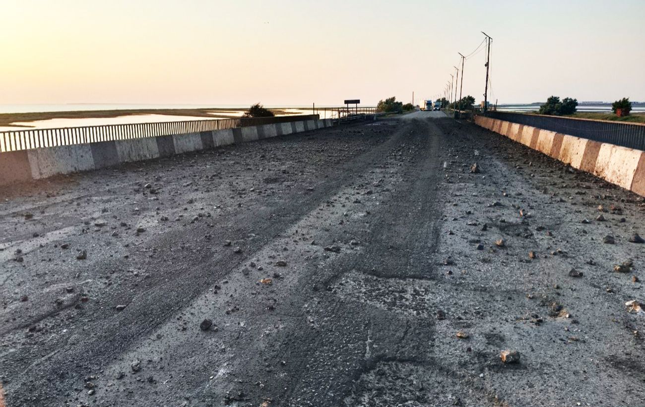 Chonhar bridge linking Crimea to southern Ukraine knocked out after new ...