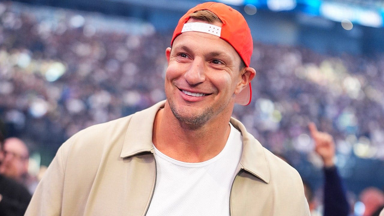 Rob Gronkowski is 'Team USA all the way' despite being a soccer novice ...