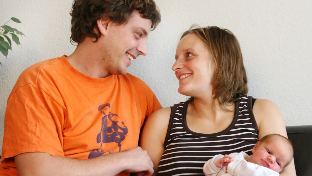 Experts outline strategies to rebuild intimacy after parenthood