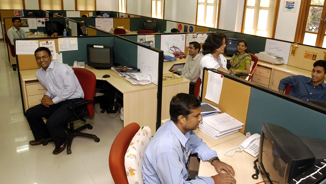 Indian IT stocks fall despite US court scrapping $100,000 H-1B fee