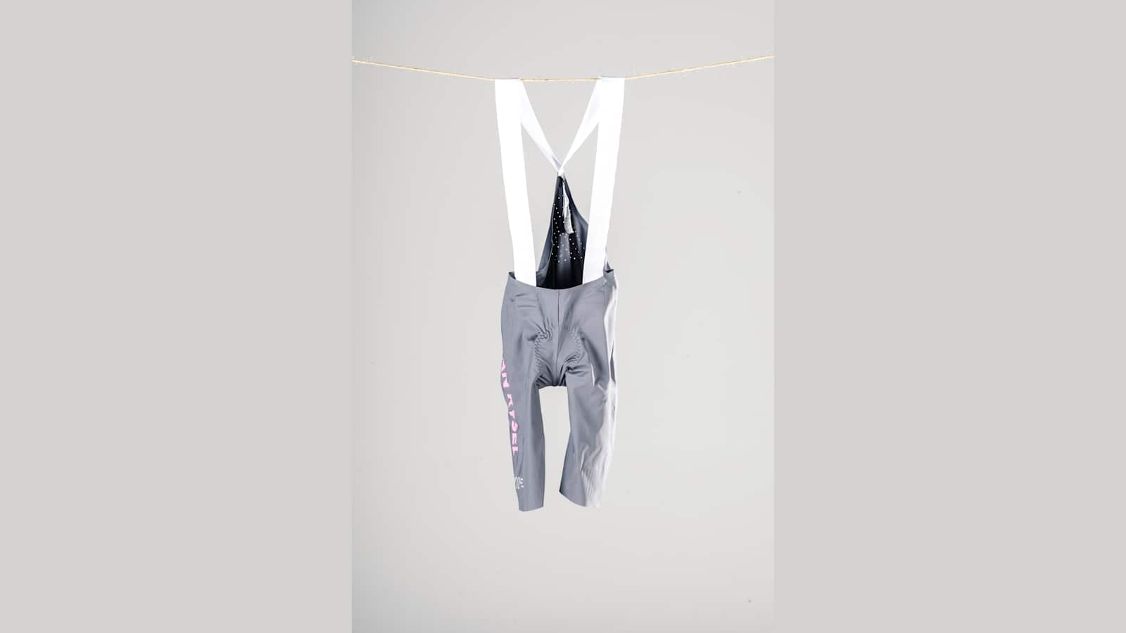 Radhose von Van Rysel im Test: Top Damen-Bibshort zum Bestpreis