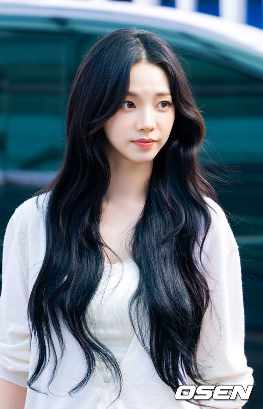 에스파 카리나, '눈부신 여신 미모'