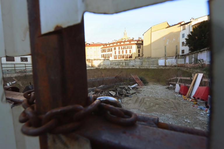 Cinque Vie, tolti i sigilli al cantiere. Il Comitato famiglie sospese ...