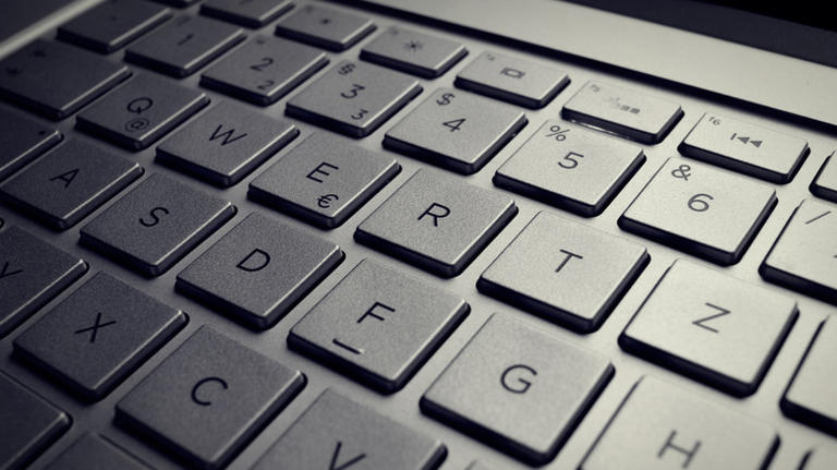 Why Germans use the QWERTZ keyboard instead of QWERTY