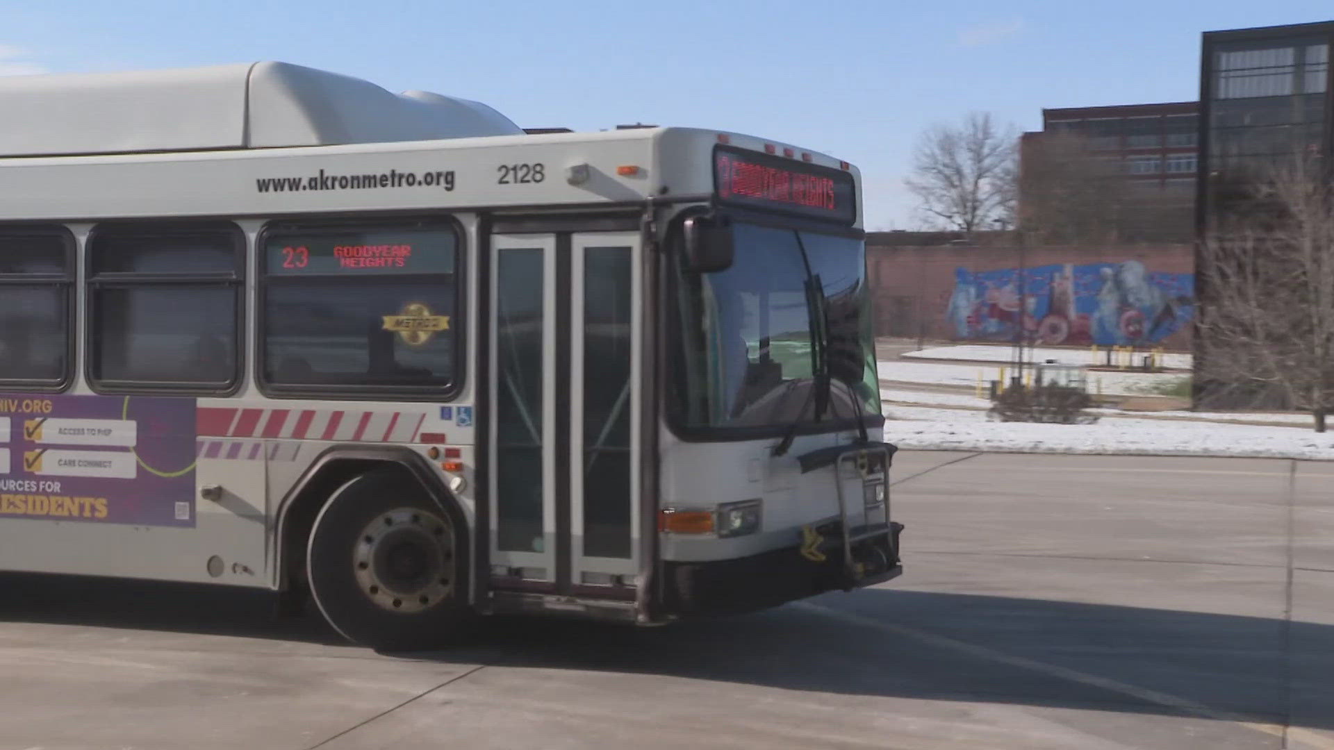 Akron METRO union workers one step closer to a strike after rejecting ...