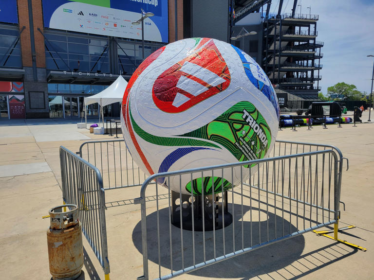 Inside the massive effort to transform the Linc for the World Cup