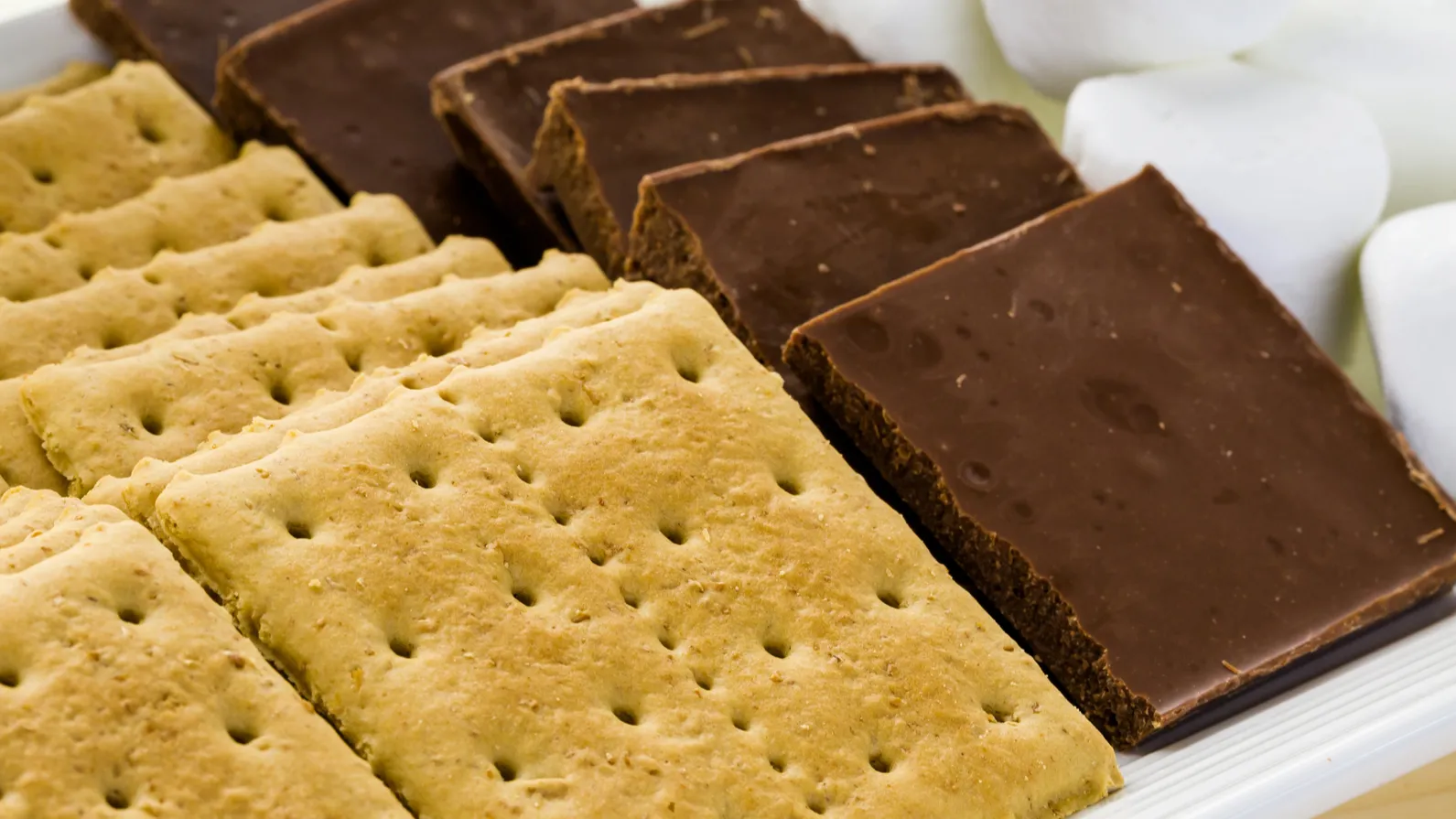 When it’s too hot to bake, this frozen graham cracker dessert delivers ...