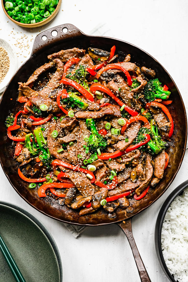 Beef with garlic sauce