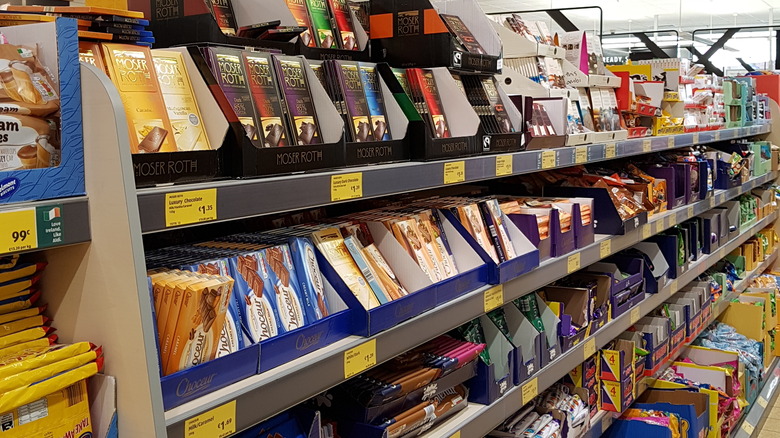 11 grocery store chains with impressive candy aisles