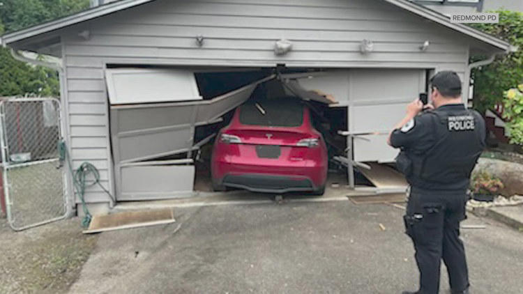 Tesla crashes into Redmond garage after reported autopilot malfunction