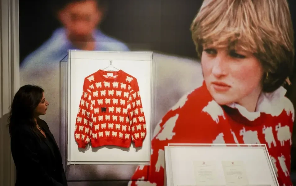 Two rare 1980s fashion finds spark viral thrift store buzz