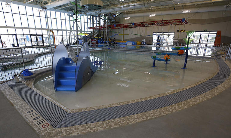 How to beat the lines at the new Pasco Aquatic Center. Take a look inside