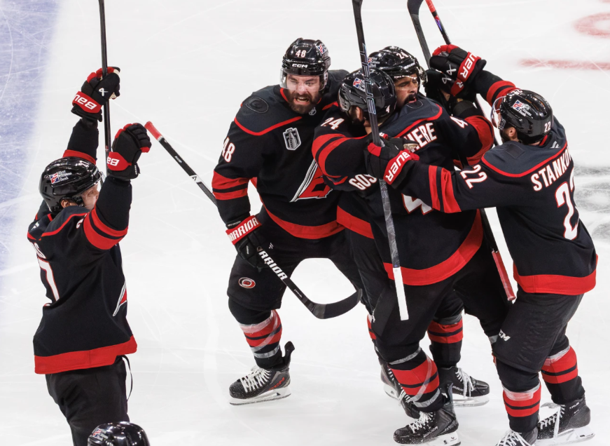 Canes get important win in Game 4 showdown with Golden Knights
