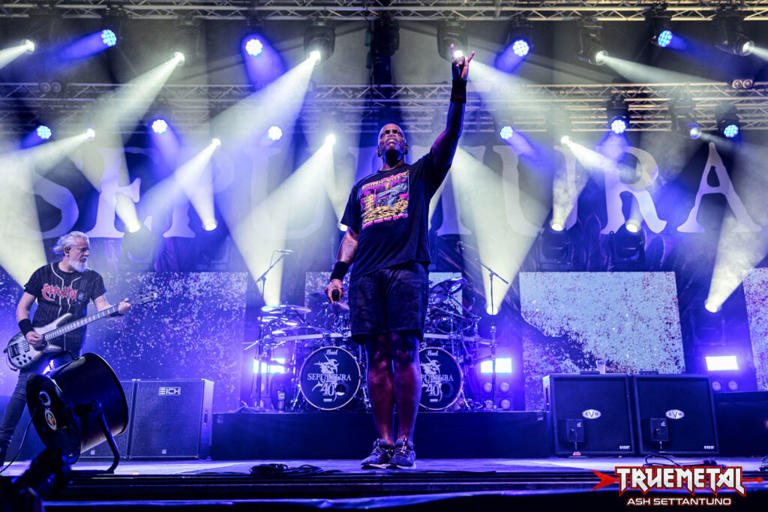 Photo report: Sepultura + Evil Invaders + Torture Squad @ Circolo ...