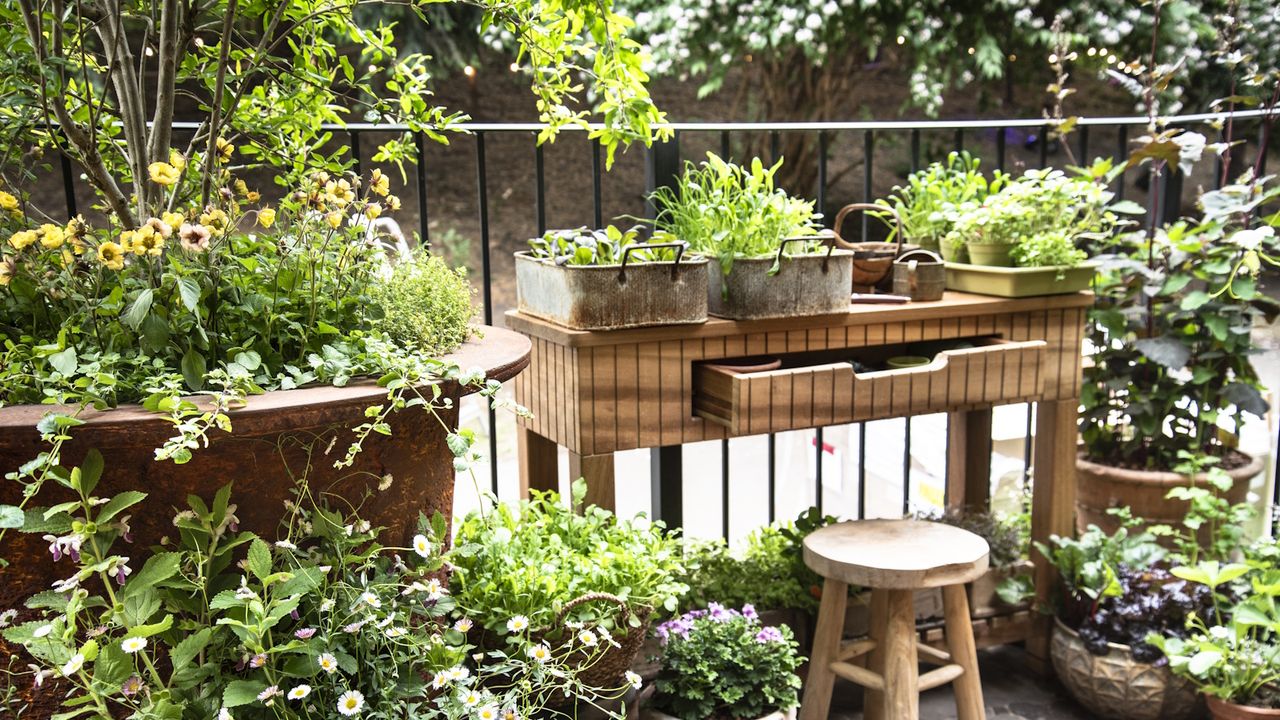 IKEA's 2-in-1 chic plant stand is the perfect way to zone a balcony or ...