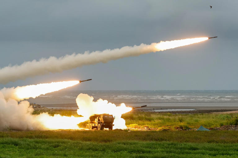 Taiwan test-fires US.-supplied missile launcher toward China