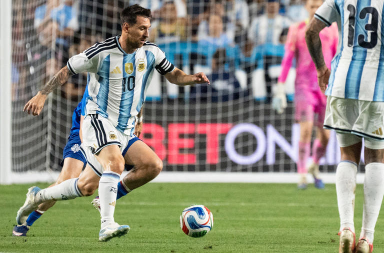 Lionel Messi magic took over Jordan-Hare in World Cup friendly vs Iceland