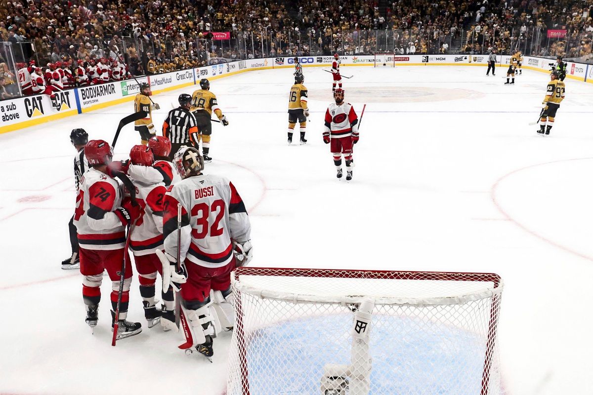 Hurricanes gleichen in NHL-Finals gegen Golden Knights aus