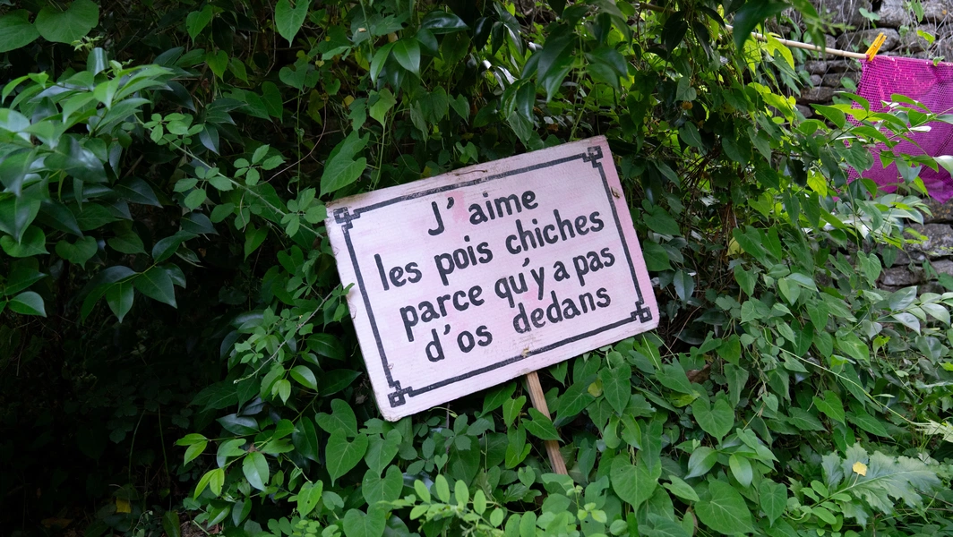 8 humorous and creative public signs