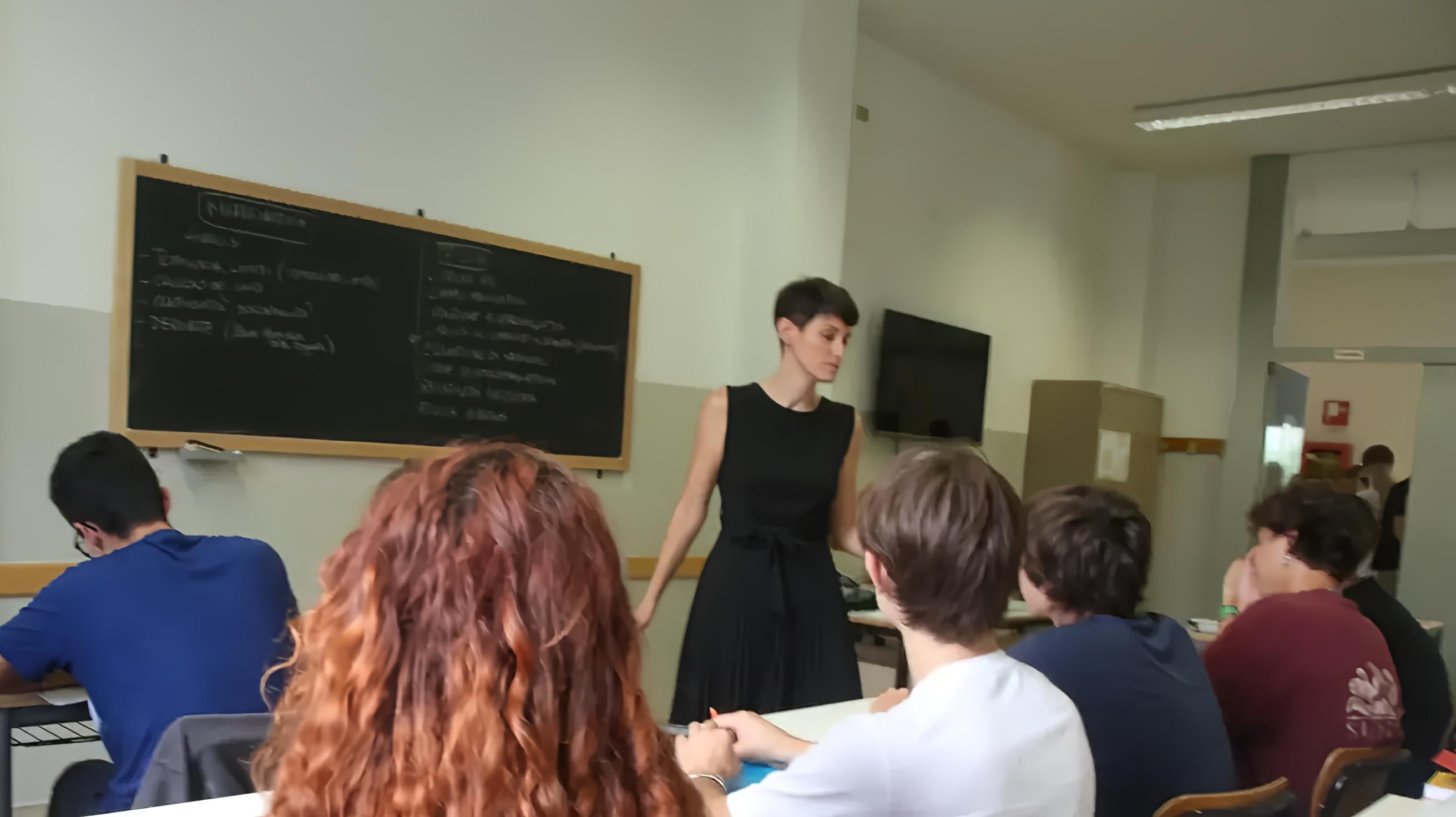 Docenti, è boom di precari. Posti quadruplicati in 10 anni: "E’ sempre ...