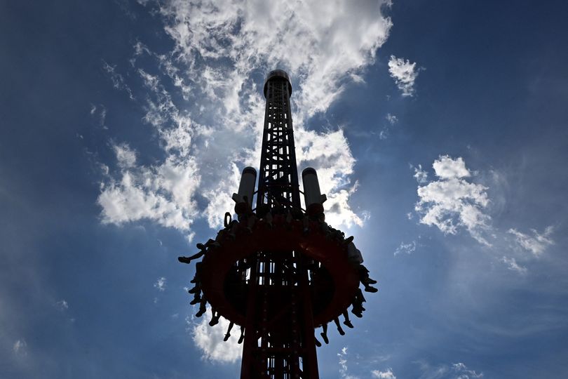 Putin turns deadly nuclear missile into themepark ride as kids seen ...