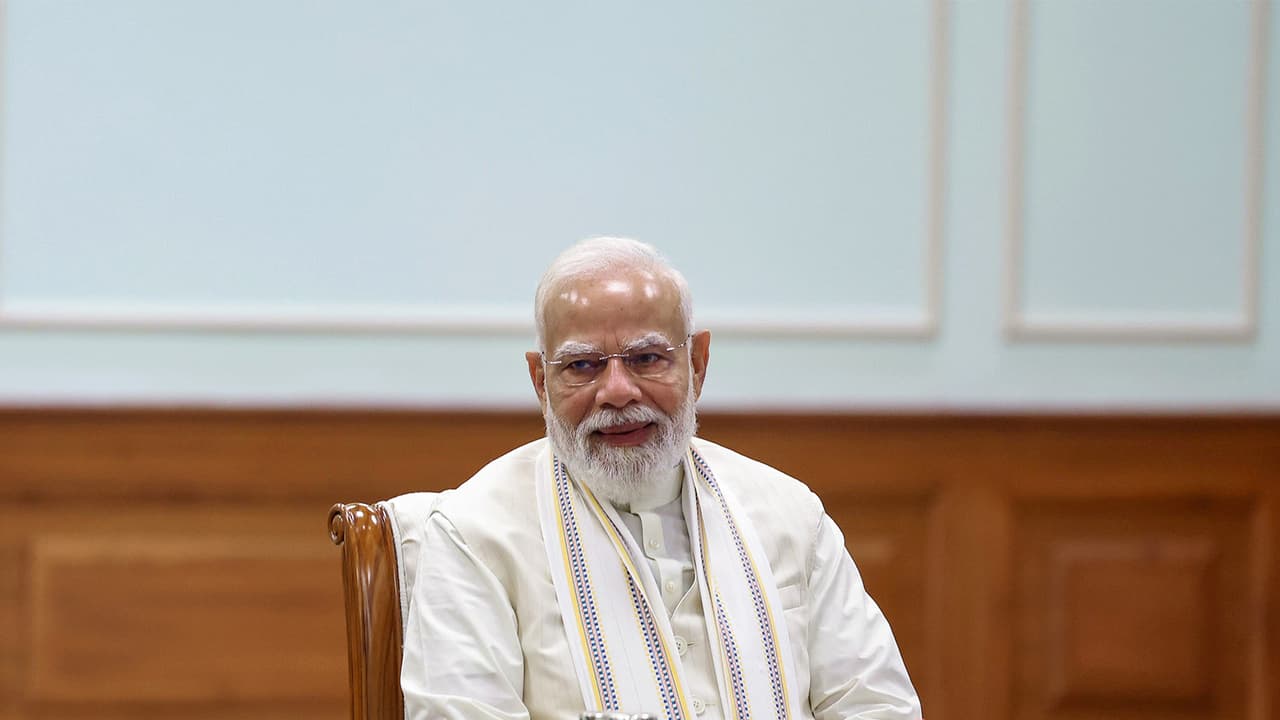 Ravi Shastri lauds PM Modi on becoming longest-serving prime minister