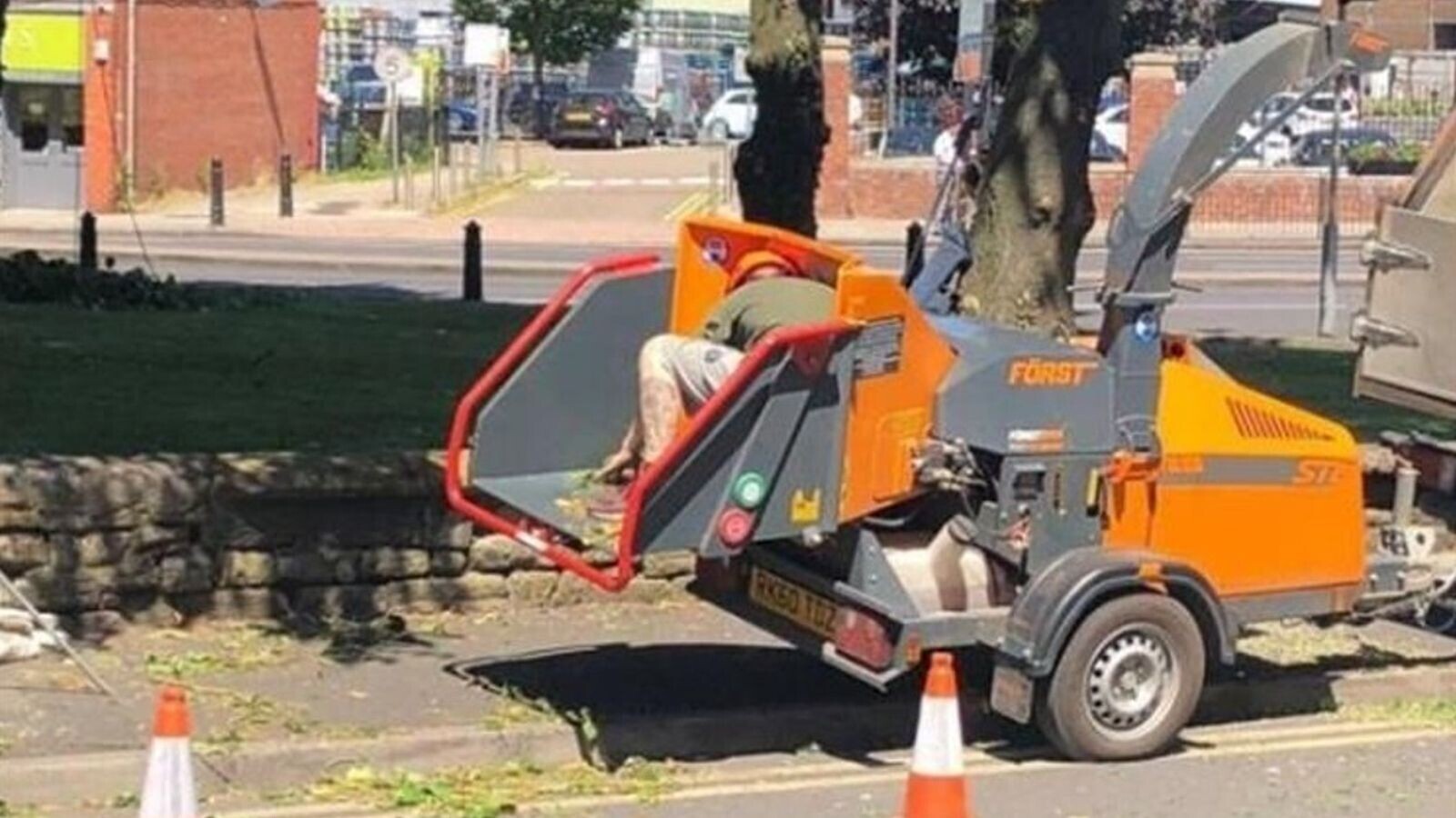 18 photos showing people who should probably stop trying