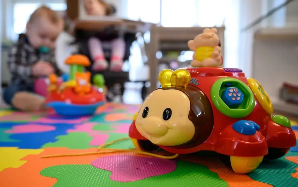 Study finds removing toys boosts social focus in autistic toddlers
