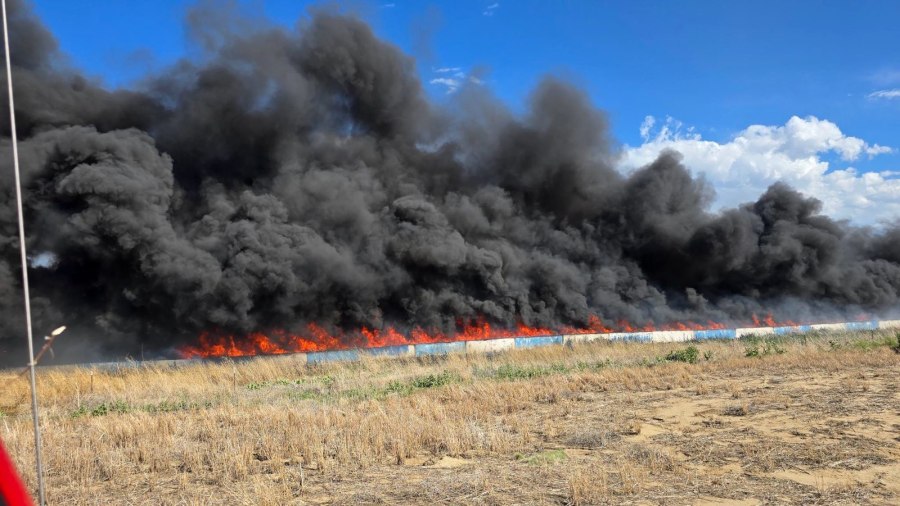 Grass fire turns into 'tire fire' at Arapahoe County raceway, deputies say