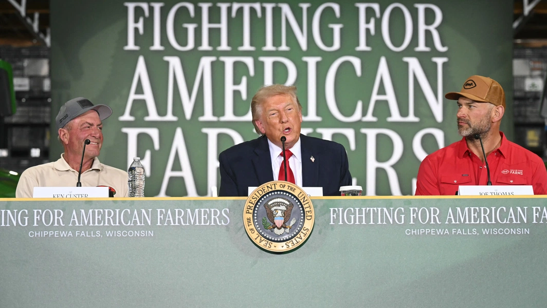 Trump’s praise of NFL star adds to appearance-focused pattern