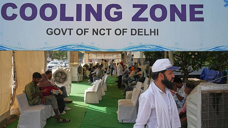 Heatwaves are killing tens of thousands in India. Officials are barely ...