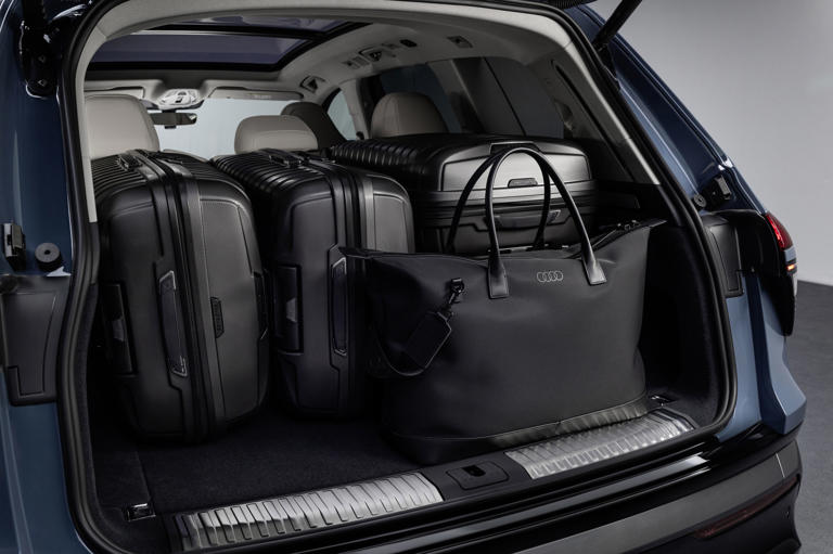 Audi unveils third-gen Q7 with V6 diesel power and seven-seat practicality
