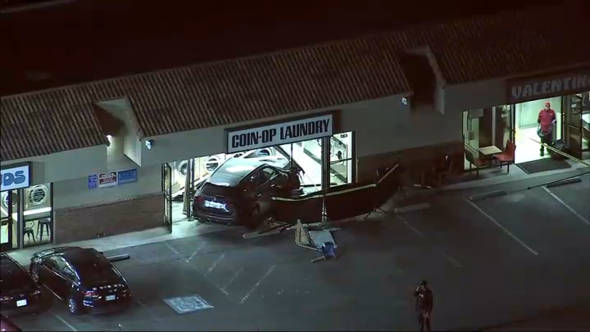 1 person killed after car slams into Manhattan Beach laundromat