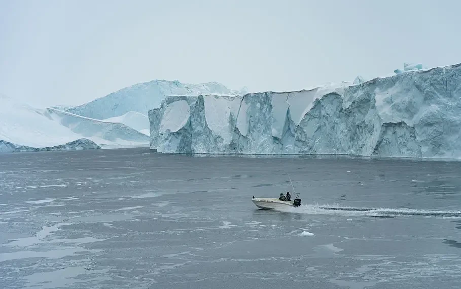 Massive Greenland iceberg collapse triggers towering glacier wave