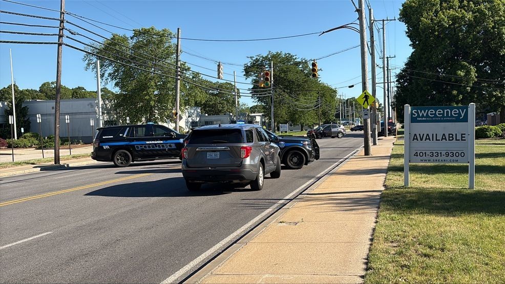 Motorcyclist injured in Warwick crash