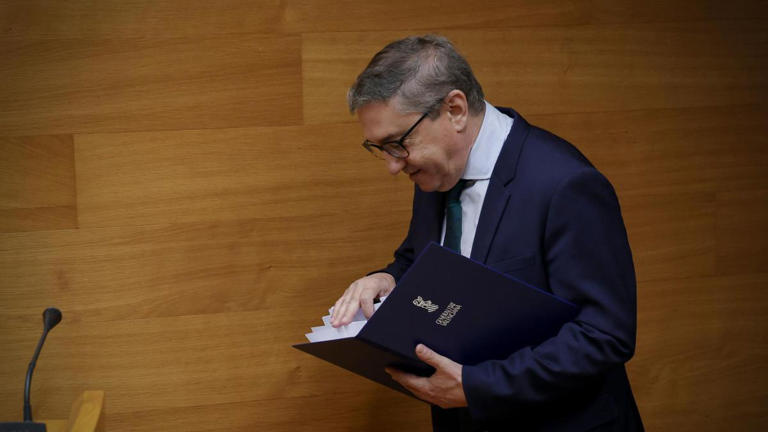 Las Corts buscan fórmulas para aprobar una ley “capital” para Vox antes ...