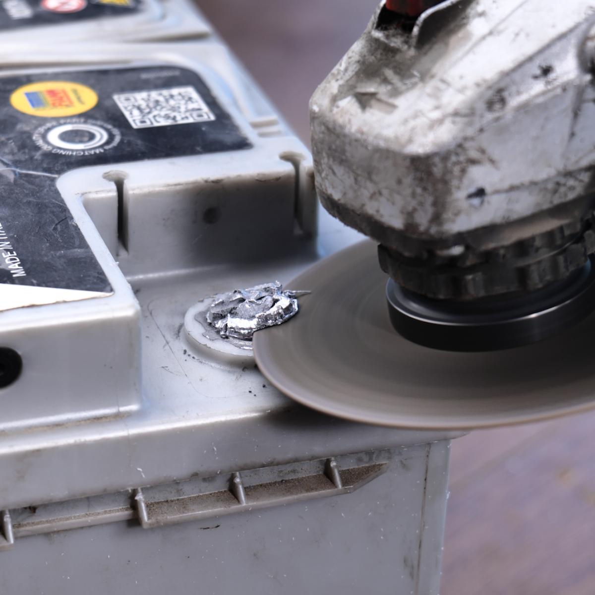Fixing battery terminals in minutes! ⏱️🔋