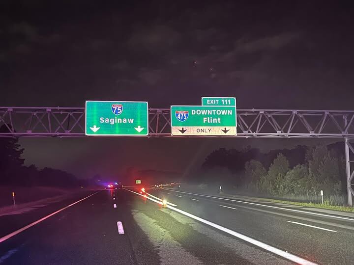 Flint Township police investigate deadly I-75 crash