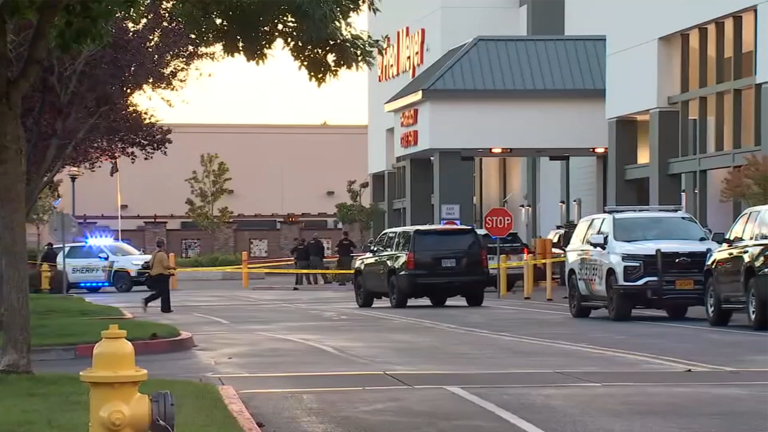 1 person dead, 1 detained after shooting at Wood Village Fred Meyer